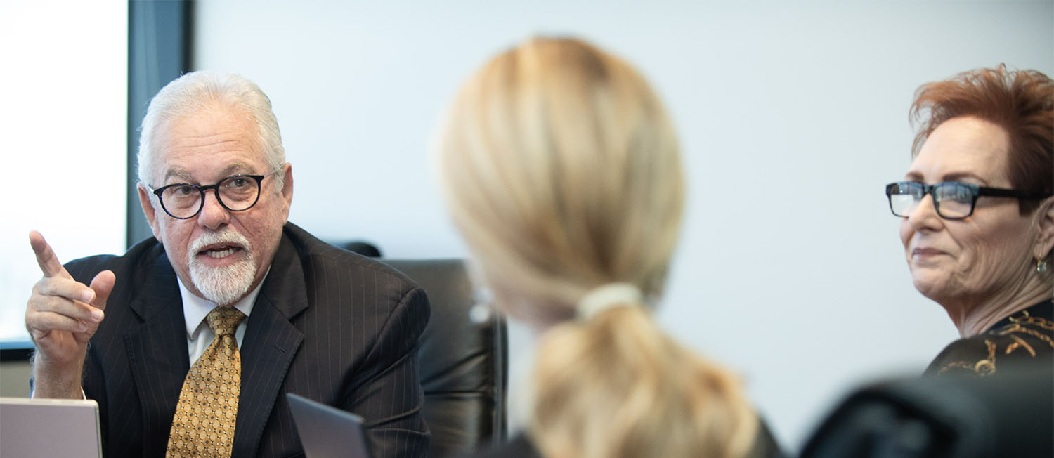 Family Law Attorney Woodland Hills CA |Family Lawyer |Leon F. Bennett